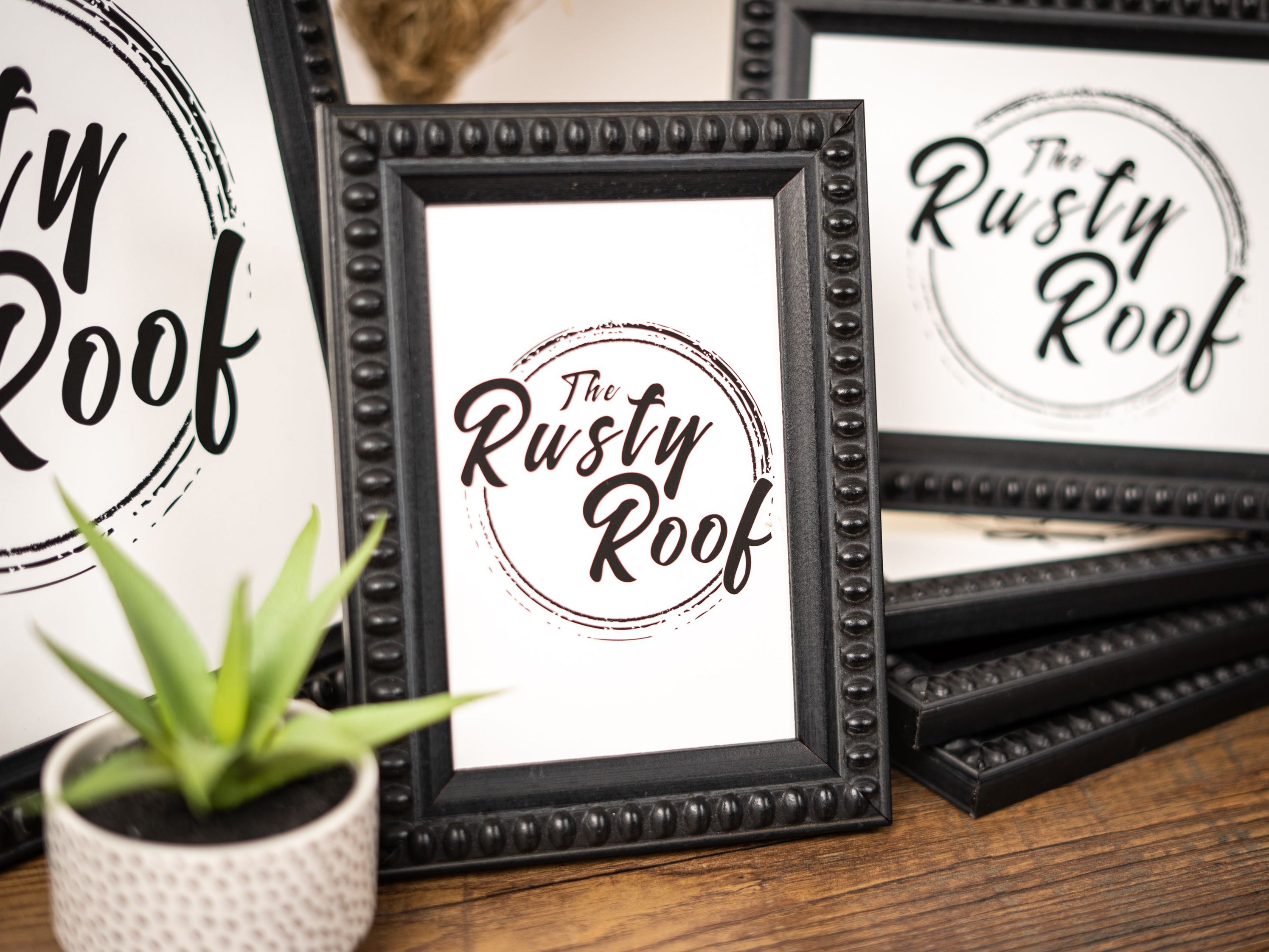 Beaded Black Tabletop Frame– The Rusty Roof