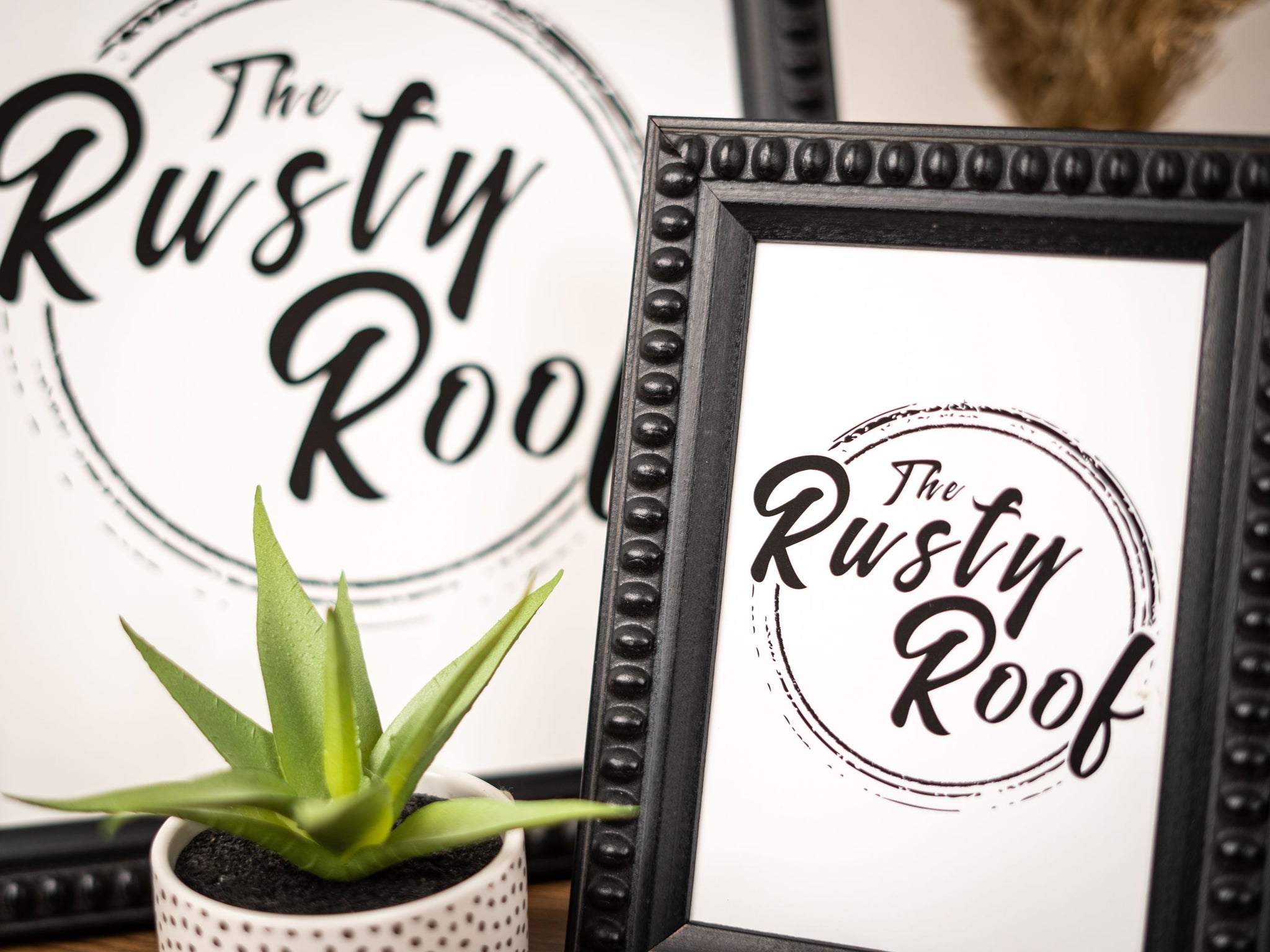 Beaded Black Tabletop Frame– The Rusty Roof